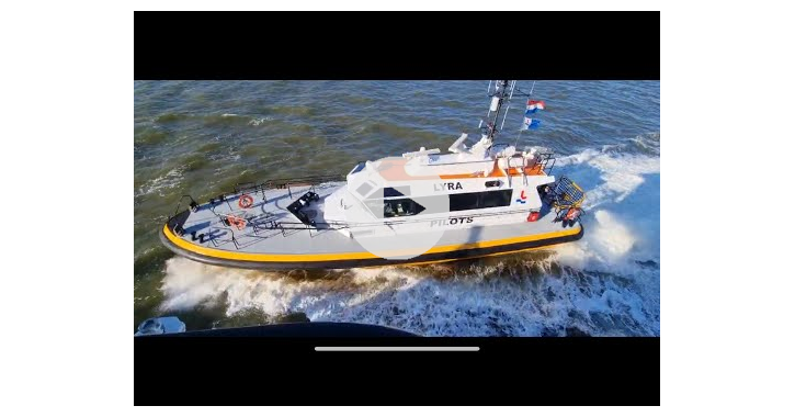 Dutch pilot boat LYRA boards a pilot on to a dredger - Marine-Pilots.com