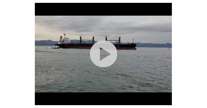 Pilot boat on the Columbia River in Astoria, Oregon - Marine-Pilots.com