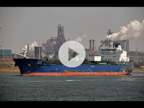 Unberthing of a 23,000 gross tons tanker - Marine-Pilots.com