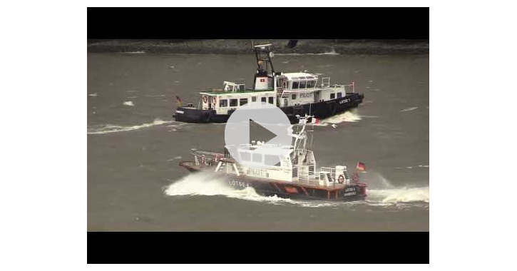 Hamburg Harbor Pilot Boat 'Lotse 4' on Elbe River - Marine-Pilots.com